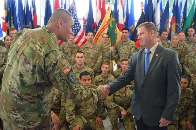 Retired SMA Preston visits Stuttgart - StuttgartCitizen.com