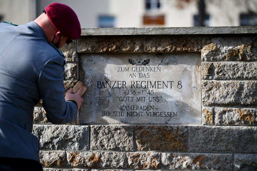 German services remember the fallen - StuttgartCitizen.com