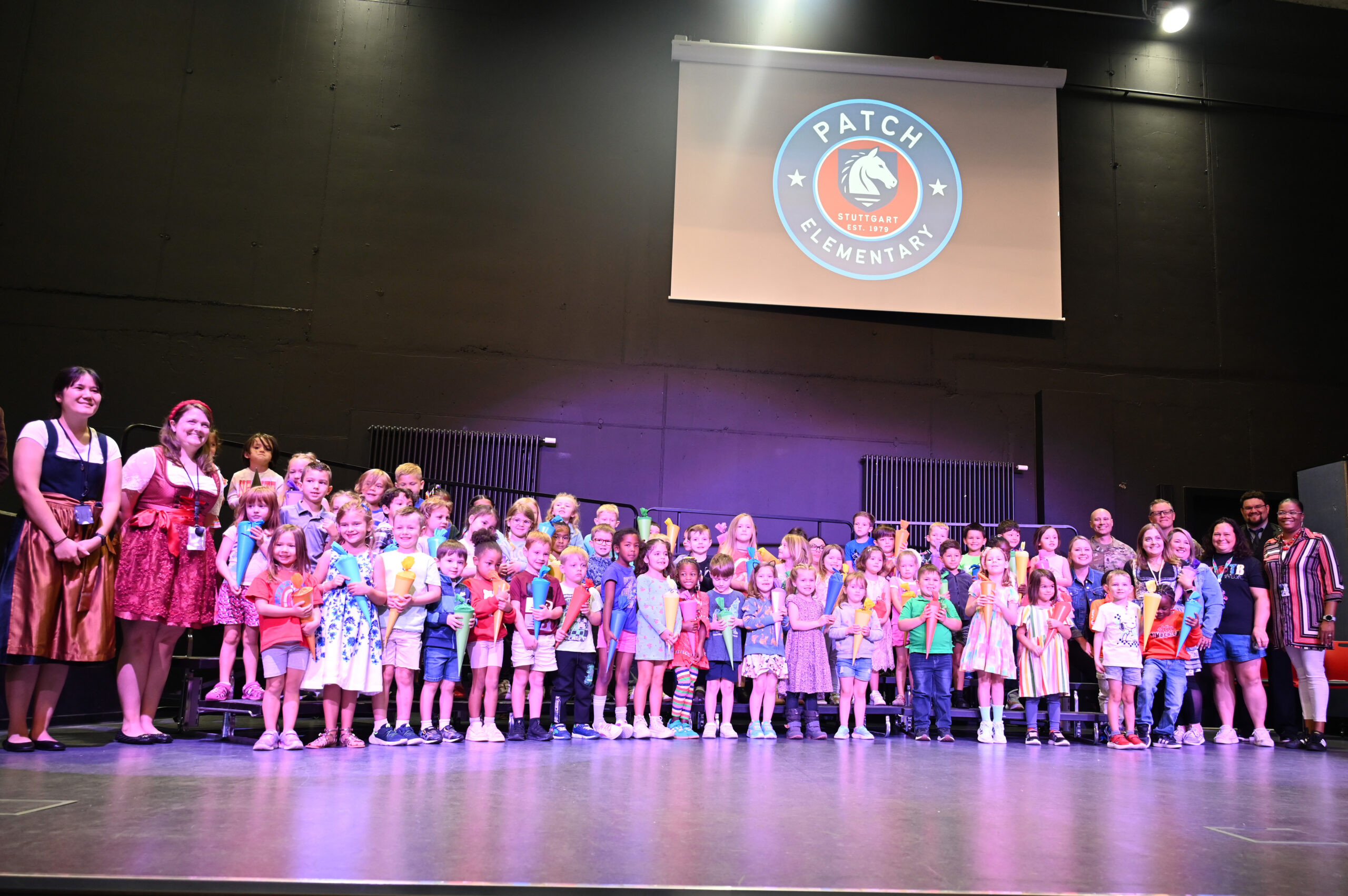 Patch Elementary School kindergarteners celebrate Einschulung tradition ...